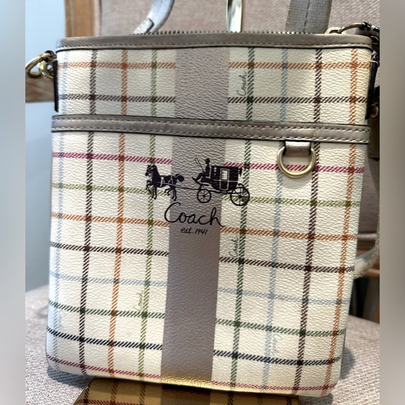 Coach | Bags | Coach Crossbody With Adjustable Guitar Strap 8 X 75 X 5 ...